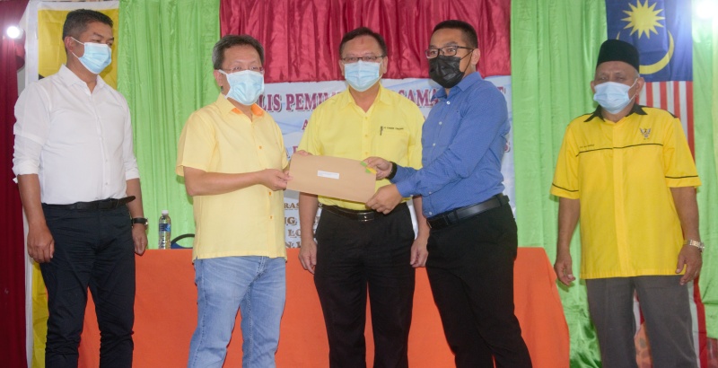 104 Kpg Bunga Rampai folks receive offer letters for affordable houses ...