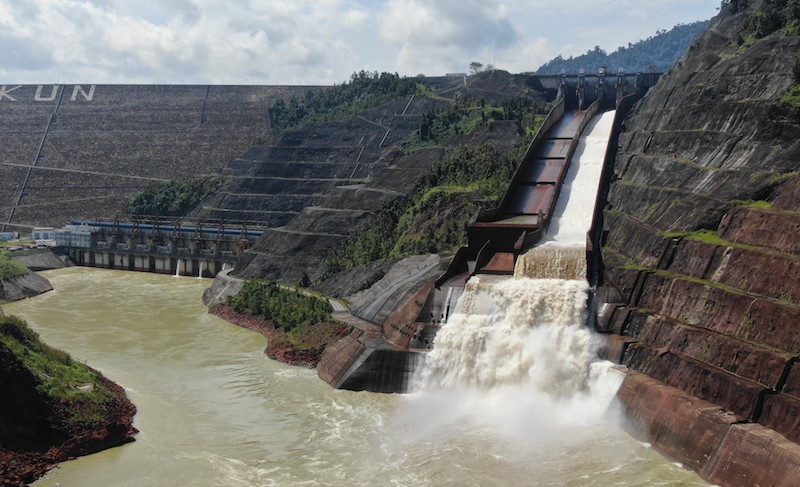 Controlled water release from Bakun HEP reservoir from Oct 20-Nov 3 ...