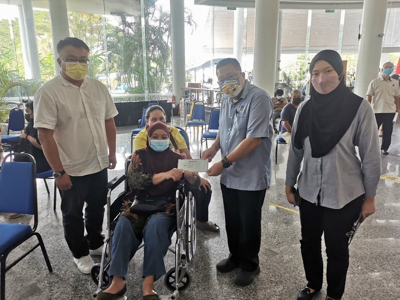 202 hawkers, petty traders receive financial aid under BKSS 6.0 ...