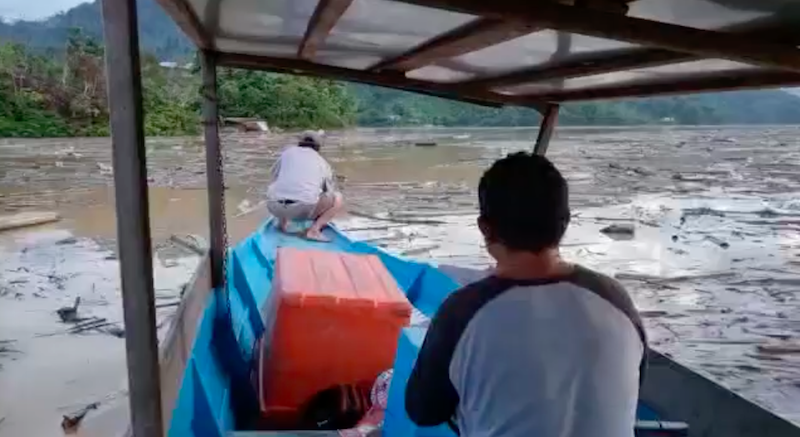 Massive logjam at Balui River causing hardship to Long Jawe villagers ...