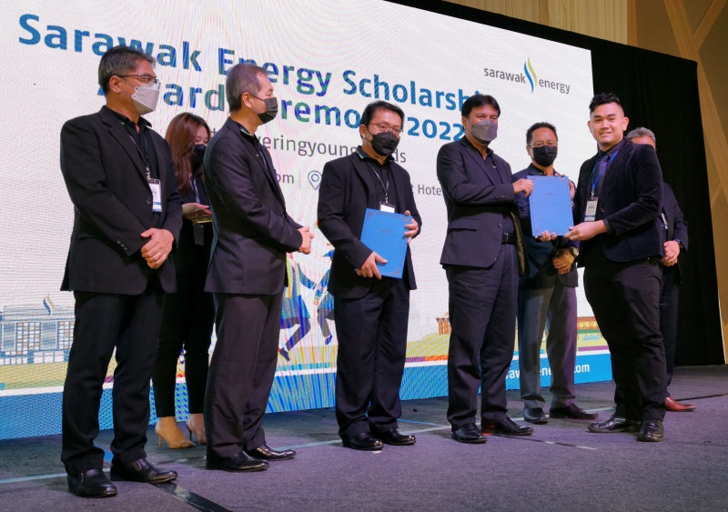 Sarawak Energy awards scholarships to 201 Sarawakian students, 13 employees | DayakDaily