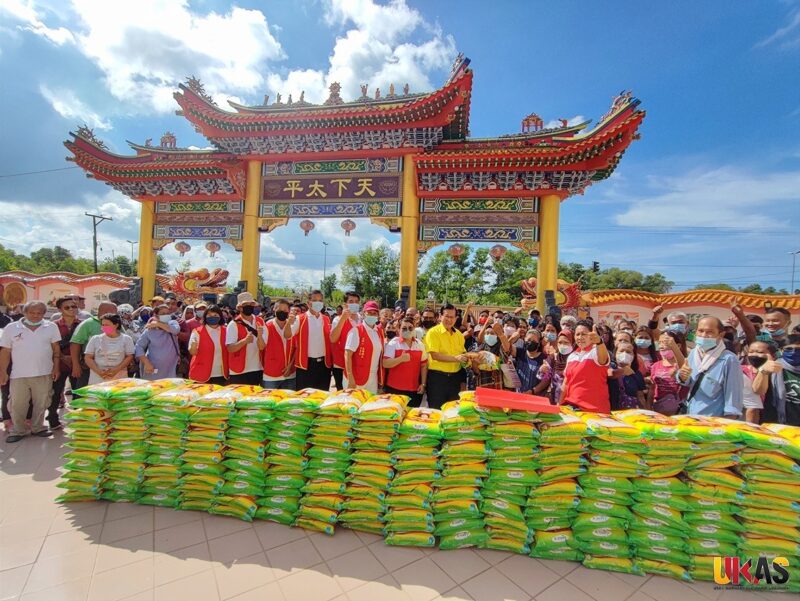 800 kampit beras diagihkan di Miri | DayakDaily