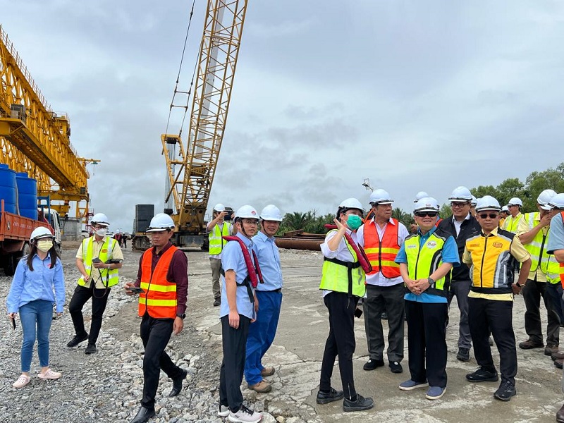 Uggah satisfied Batang Saribas 1 and 2 bridge projects both ahead of ...