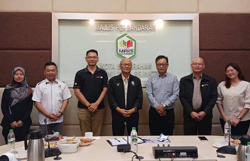 Affordable food and drinks for Unimas, UiTM students in May at Aiman ...